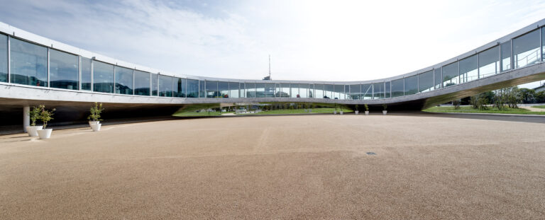 EPFL, Rolex Learning Center, Lausanne – Photography Eduardo Perez ...